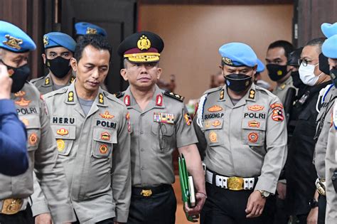 Foto Begini Raut Wajah Ferdy Sambo Usai Dipecat Secara Tidak Hormat