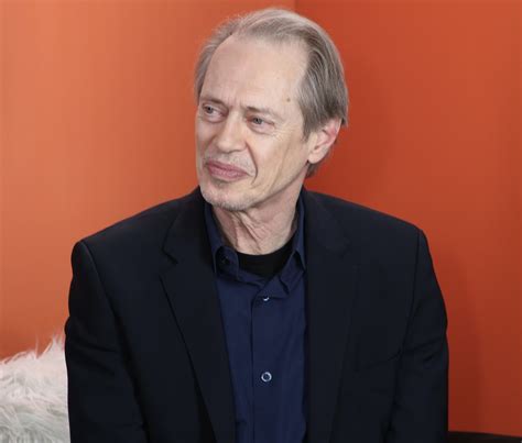 Steve Buscemi Surprises Fans By Handing Out Candy In His Iconic “30