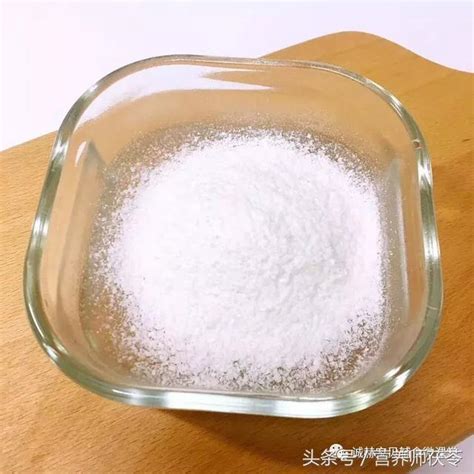 寶寶營養輔食白菜泥米粉糊適合6個月以上寶寶食用 每日頭條