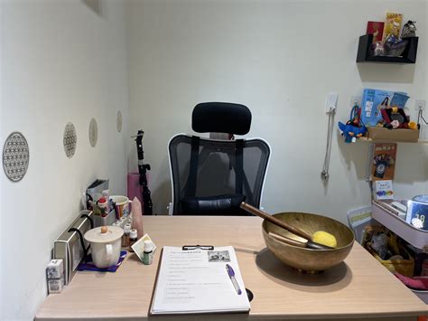 頌缽脈輪清理下載療癒客戶回饋：老師讀取很多脈輪訊息，清理後頌缽體驗好放鬆～ 琴心芳療
