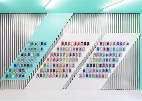Gadget Repair Shop Fitted Out In Hospital Colours By Masquespacio