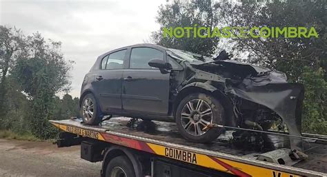 Jovem despista se e bate contra poste em Coimbra vídeo Notícias