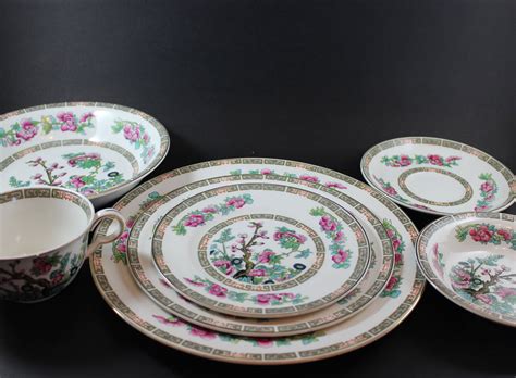 Maddock Indian Tree 7 Piece Place Setting