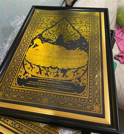 พระประจําวันอังคาร ปางไสยาสน์ เป็นพระพุทธรูปที่อยู่ในพระอิริยาบถนอนตะแคงขวา พระบาททั้งสองข้าง