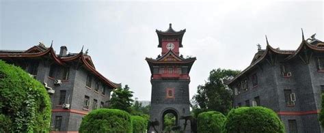 四川大学华西医学院的口腔科值得报考吗？它的就业率高吗？