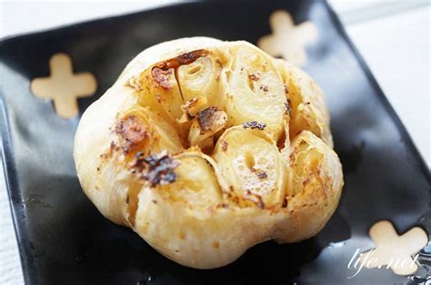 家事ヤロウの丸ごとにんにく焼きのレシピ。焼肉牛角の人気メニュー。