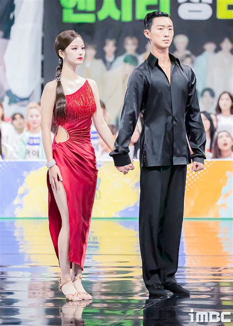 움짤 설윤 빨간 아기 사슴 아육대 B하인드