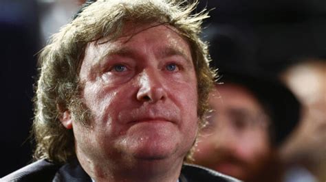 En Argentine le nouveau président Javier Milei procède à une