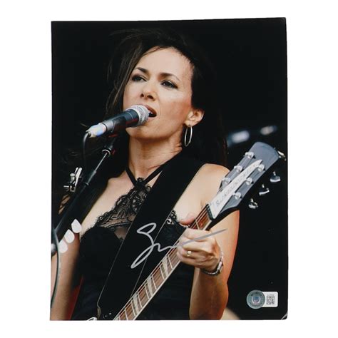 Susanna Hoffs Signed 8x10 Photo Beckett Pristine Auction