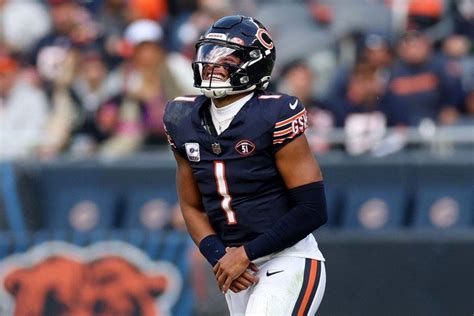 Chicago Bears Qb Justin Fields Thumb Injury Returns Week 11
