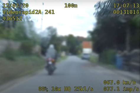 Pijany Ukrainiec ucieka policji na motocyklu Skończyło się glebą WIDEO