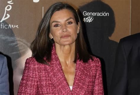 La Reina Letizia Se Rompe Un Hueso Del Pie En Un Accidente Doméstico Y