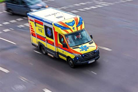 Motorradfahrer Beim Überholen Eines Pkw Verletzt Polizei Lörrach