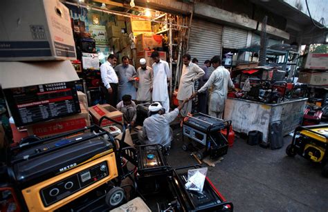 Report Urges Cash Strapped Pakistan To Pursue Clean Energy