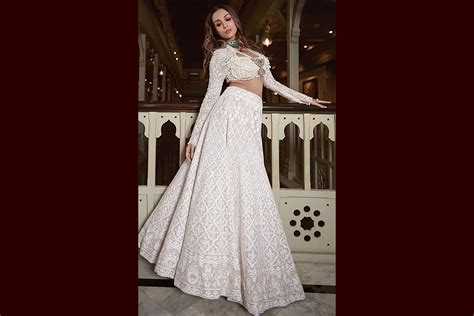 Kareena Kapoor Khan Alia Bhatts White Lehenga Choli For Your Summer