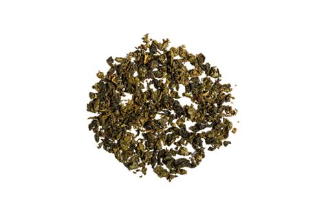 흰색 배경에 고립 된 중국 Oolong Teguanyin 차의 말린 잎 티숍 컨셉 다도 컨셉 맨 위 보기입니다 0명에 대한 스톡