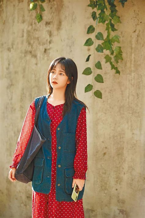 譚松韵扮高中生 少女感自然成 華人星光 中國時報