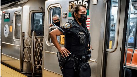 Philadelphia Police Inspector Gets Applause From Officers Before