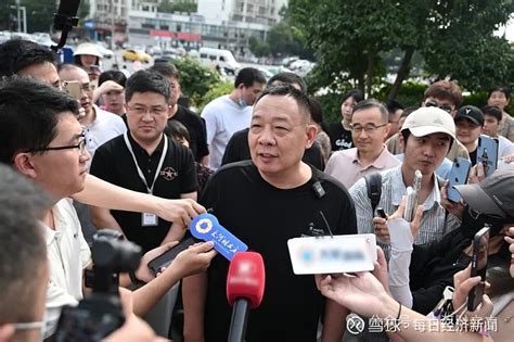 被胖东来“爆改”19天，永辉市值大涨58亿！调改首店开业，现场人山人海！于东来现身：期望值不要太高 6月19日，经过19天的闭店调改，胖东来调