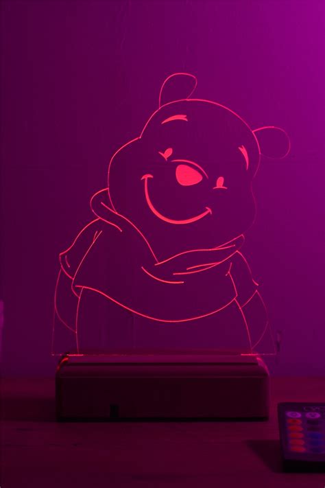 Winnie The Pooh Ayı Winnie Hediye 16 Renkli Kumandalı Gece Lambası