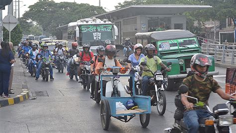 Debate por restricción a circulación de motos