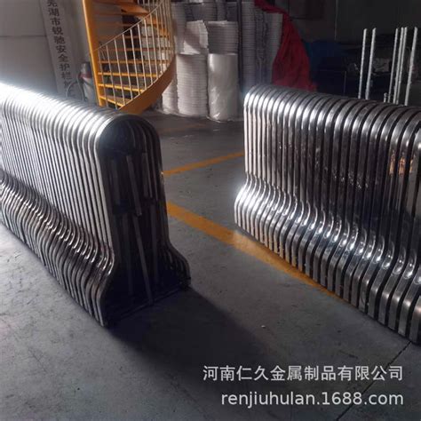 厂区活动护栏 推拉移动铁围栏 不锈钢伸缩护栏 警示收费站栅栏 阿里巴巴
