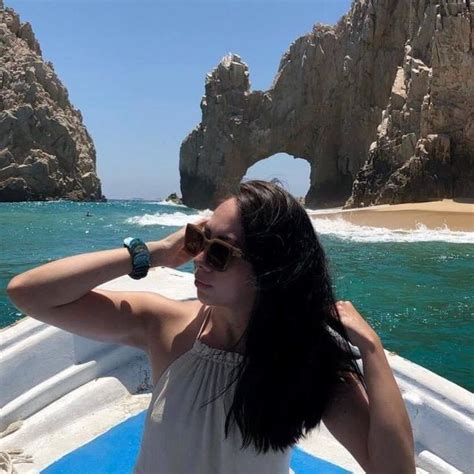 Gloria Glv Threads Say More