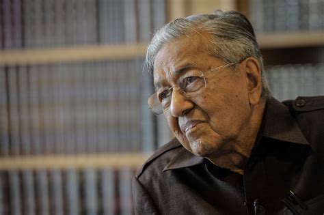 Tun Mahathir Dibenar Keluar Ijn