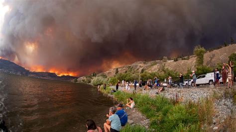 Incendios Forestales Obligan A Evacuar Por Completo Hay River El