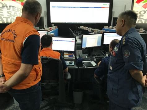 Chuva Causa Estragos E Mantém Defesa Civil De Santa Catarina Em Alerta