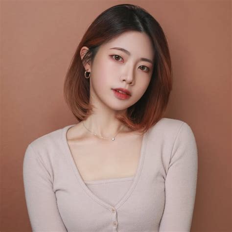 배유나 Iyuna On Threads