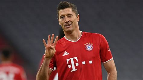 Lewandowski Tolak Tawaran Chelsea Demi Gabung Barcelona