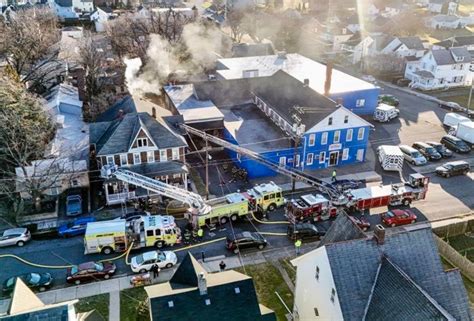 1 Firefighter Hurt 3 People Displaced After Pa Duplex Blaze