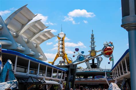 How To Have The Most Romantic Disney Date Night Ever
