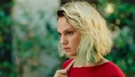 Farah Zeynep Abdullah tan bikinili havuz başı pozu Son Dakika Magazin