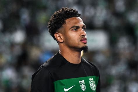 Fabrizio Romano Reveals Huge Sunderland Transfer Blow With Burnley In
