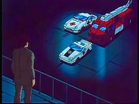 深夜看懷舊卡通，前陣子分享了三位「少年頭領戰士」得到變身手鐲和載具，這次分享一下他們變身的畫面，這三位當年真的讓很多小朋友非常羨慕，年紀輕輕就可以當變形金剛。 警車、消防車、救護車，我已經忘記