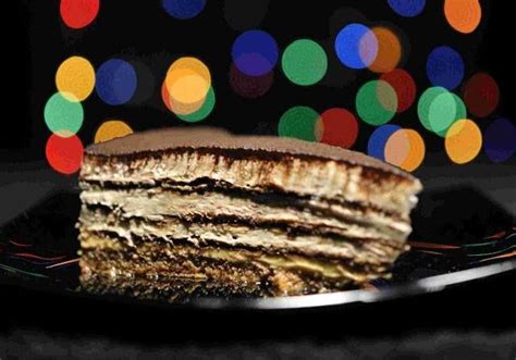 Торти ЕФИ създаде за Вас нашите клиенти Френска Селска Торта през 2003 г Вече 12 год ние