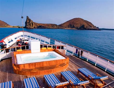Best Luxury Yachts In The Galapagos Islands Ile Tours
