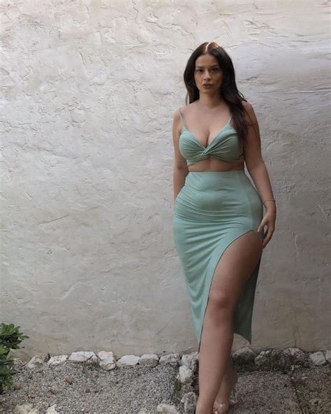 Итальянская модель показала как должна выглядеть девушка о которой мечтают мужчины