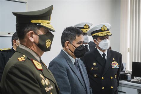 El Ministro De Defensa Richard Tineo Quispe VisitÓ A Los Flickr