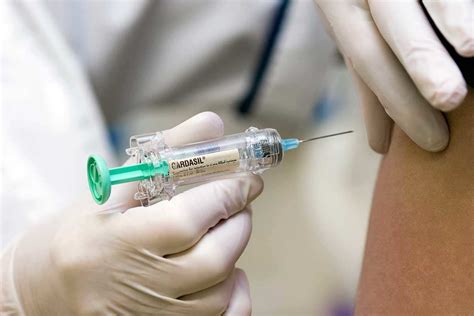 Vaccine Halves Cancer Causing Hpv Infections In Us Teen Girls New