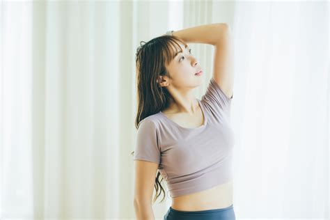 垂れた胸を戻すことは可能？原因と対処法をわかりやすく解説 Addnew（アドニュー）
