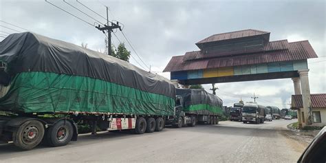 မြဝတီ ကော့ကရိတ် အာရှလမ်းတွင် ကုန်တင်ကားကြီး အစီး ၁၀၀ ကျော်ပိတ်မိနေ