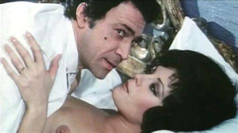 Naked Pilar Velázquez In Sesso In Testa