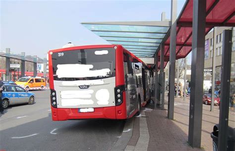 Polizei macht Fahrfehler für Busunfall verantwortlich Bürgerportal