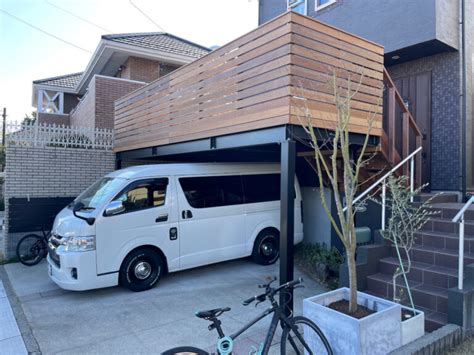 黒塗装の鉄骨架台でご自宅の外観と合わせた駐車場上のスカイデッキ千葉県千葉市 車庫上 ハイデッキ ガーデンハーツ株式会社横浜のウッド