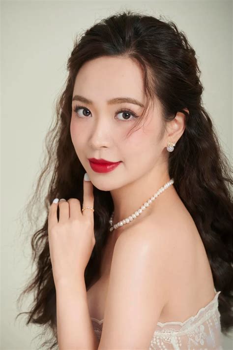 Tiểu Sử Diễn Viên Kim Oanh Dưới Bóng Cây Hạnh Phúc”