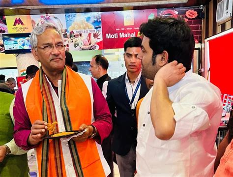 लोकसभा प्रत्याशी त्रिवेंद्र सिंह रावत के स्वागत में सैकड़ों गाड़ियों के