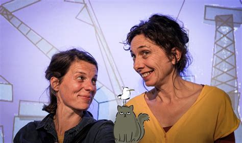 La Mouette Et Le Chat Compagnie La Terre Qui Penche